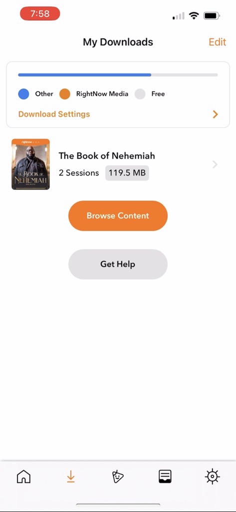 How do I use the Offline Playback feature in the RightNow Media app?